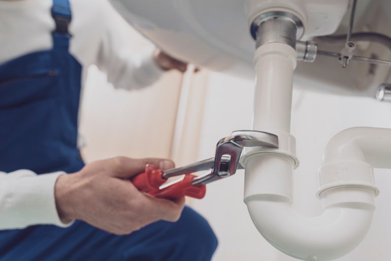 Common plumbing emergencies and how to respond - FM College